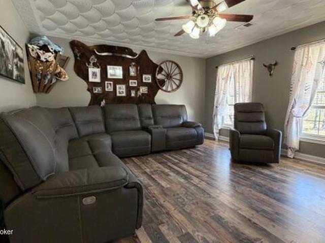 1645 Clarktown Rd