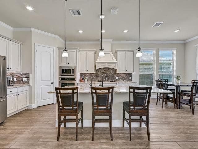 1645 Longwood Glen Lane