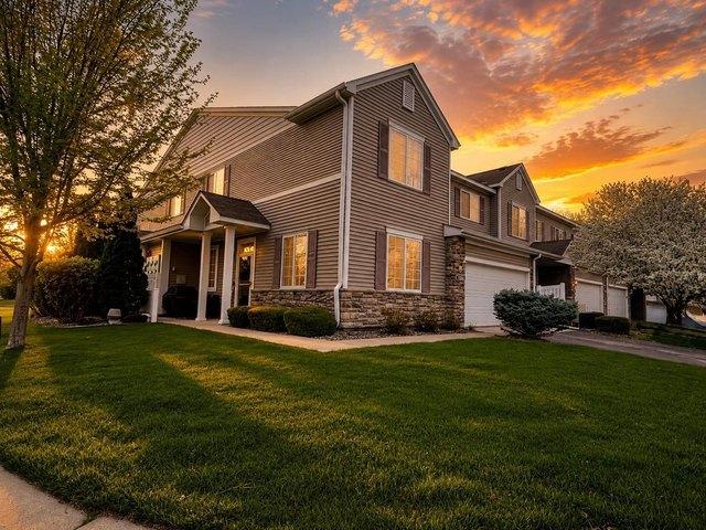 1645 Prescott Ct, Chaska, MN 55318