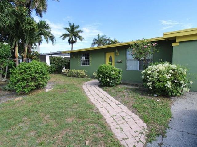 1645 W 31st St, Riviera Beach, FL 33404