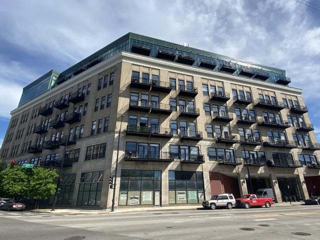 1645 W Ogden Ave Unit 440, Chicago, IL 60612