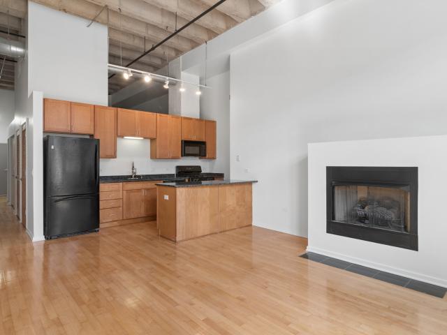 1645 W Ogden Avenue # 303