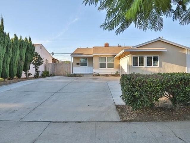 1645 W Wisteria Pl, Santa Ana, CA 92703