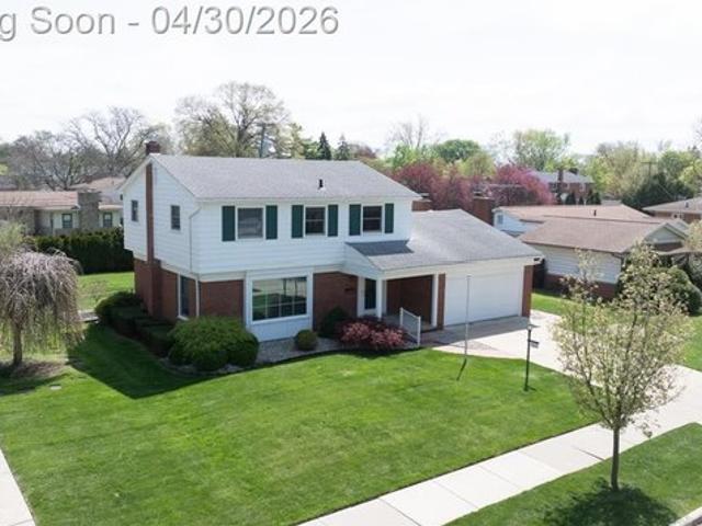 1645 Waverly St, Trenton, MI 48183