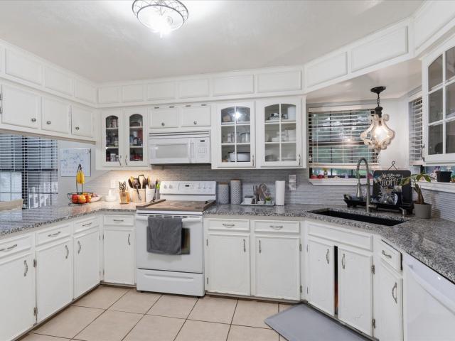 1645 9th St, Hempstead, TX 77445 | MLS #74218