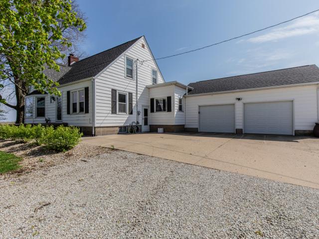 16460 2400 2 E St, Princeton, IL 61356 | MLS #12570 | Compass