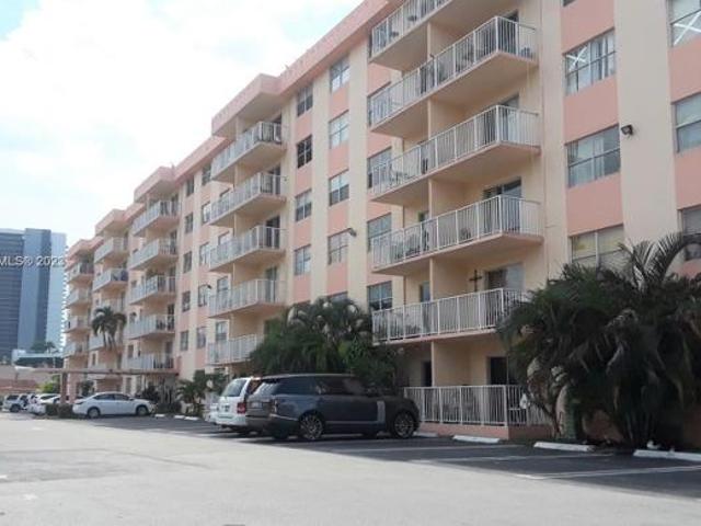 16465 22nd Ave NE #206, North Miami Beach, FL 33160