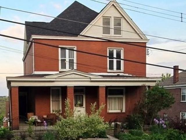 1646 Dellrose St, Pittsburgh, PA 15210