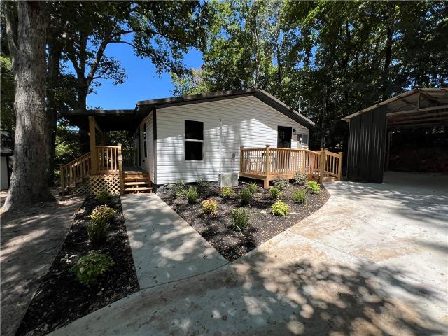 1646 Double Springs N Road