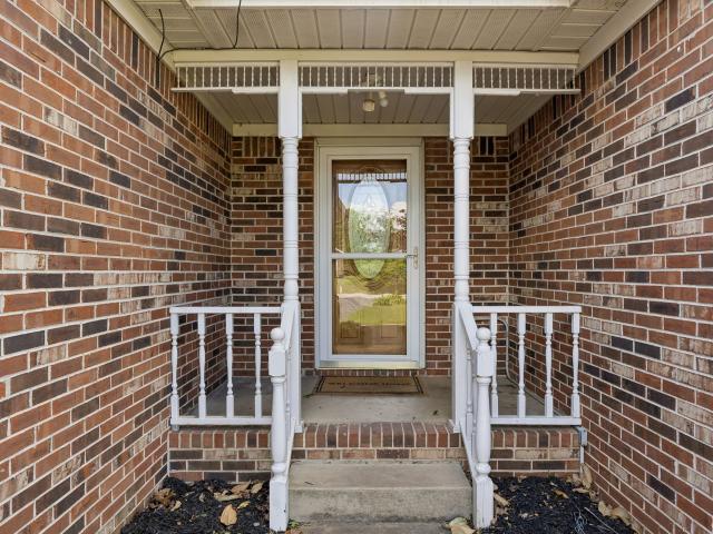 1646 Lillian Cir