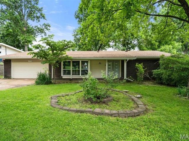 1646 Pepperwood Dr, Saint Louis, MO 63146