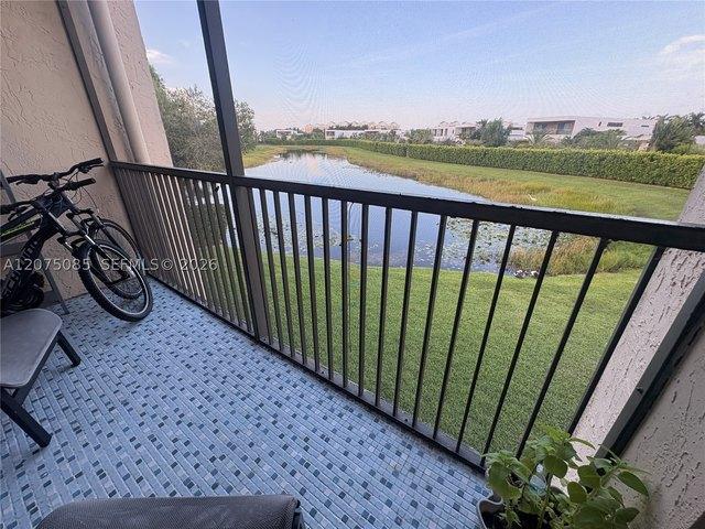 16471 Blatt Blvd Apt 203, Weston, FL 33326