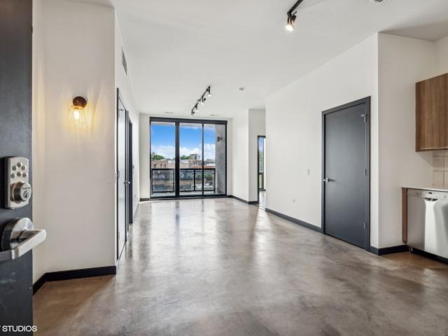 1647 N Milwaukee Avenue # 208