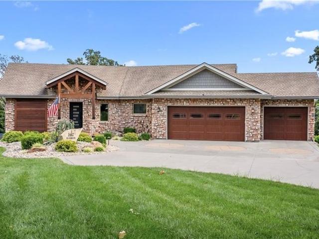 1647 NE Ozark Dr, Lee's Summit, MO 64086