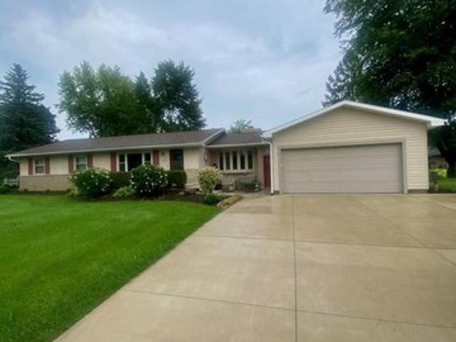 1647 Pro Dr, Lima, OH 45805