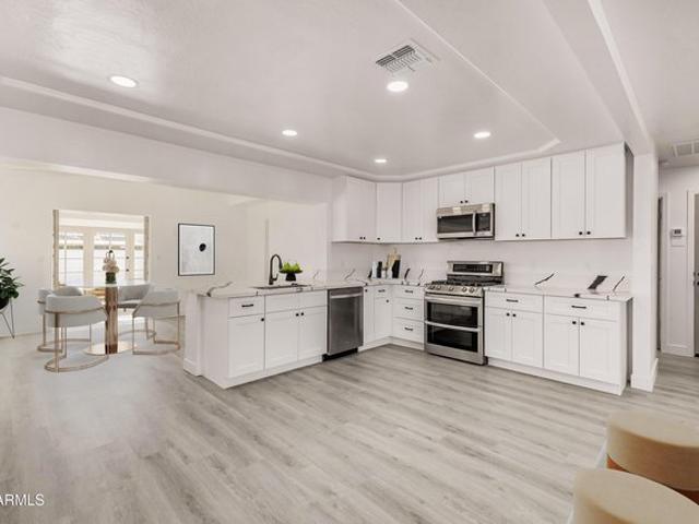 1647 W Villa Rita Dr, Phoenix, AZ 85023