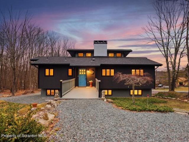 1647 Windemere Pl, Lake Ariel, PA 18436