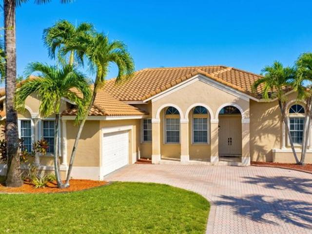 16483 NW 12th St, Pembroke Pines, FL 33028