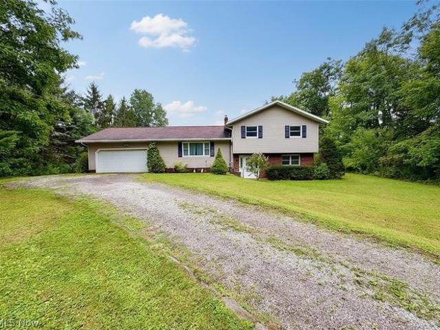 16481 Hart Rd, Montville, OH 44064