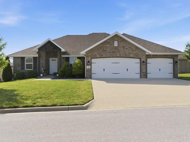 1648 N Pinnacle Ave, Nixa, MO 65714
