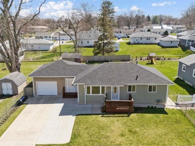 1648 Glenny Ave, Waterloo, IA 50702