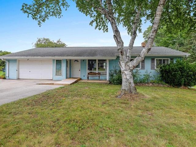 1648 View Ln, Green Bay, WI 54313