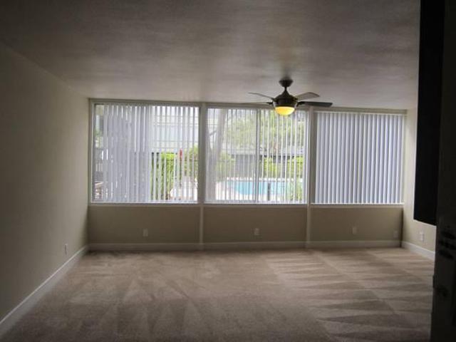 $1649 Open house this afternoon between 3:00pm & 4:00pm