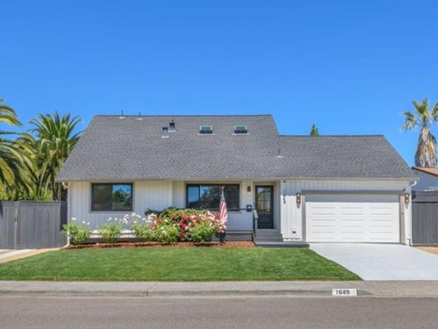 1649 Baywood Dr, Petaluma, CA 94954