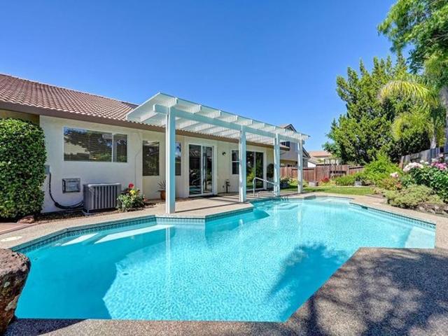 1649 Corbridge Dr, Roseville, CA 95747
