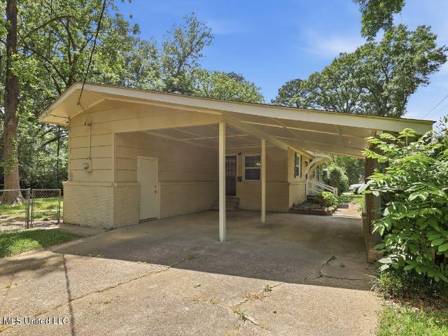 1649 E Northside Drive