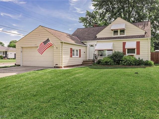 1649 Gilbert Dr, Mayfield Heights, OH 44124
