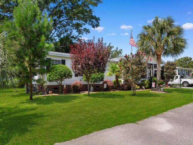 1649 Perry Circle