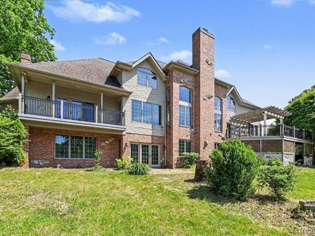 16400 Easudes Rd, Sharon, MI 49240
