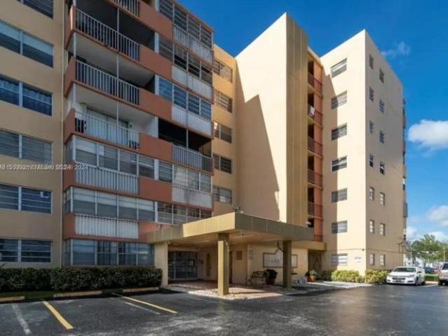 16400 NE 17th Ave #405, Miami Beach, FL 33162