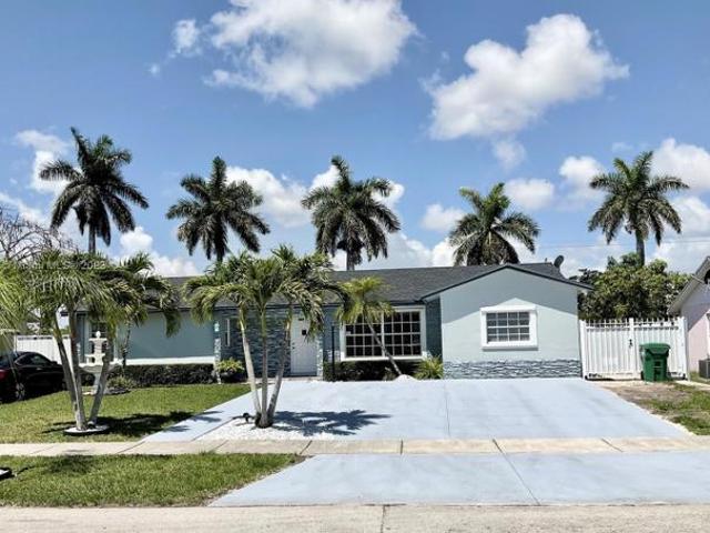 16402 111th Ave SW, Miami, FL 33157