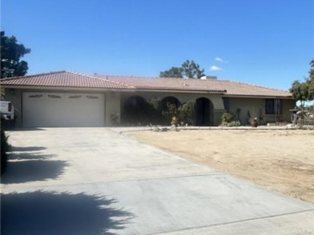 16402 Llanada Ave, Victorville, CA 92394