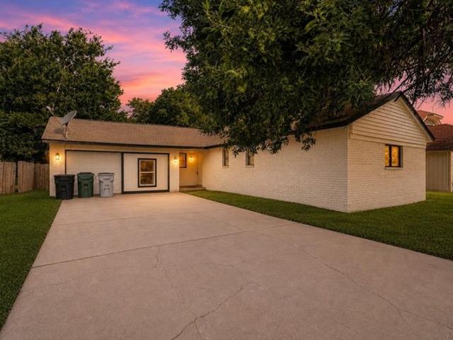 16402 Parkway Dr, Pflugerville, TX 78660