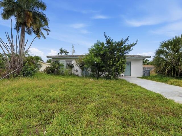 1640 NE 32nd Pl, Pompano Beach, FL 33064