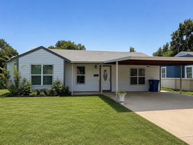 1640 Glenn Dr, Blue Mound, TX 76131