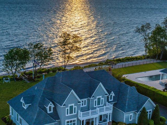 1640 Grandview Drive