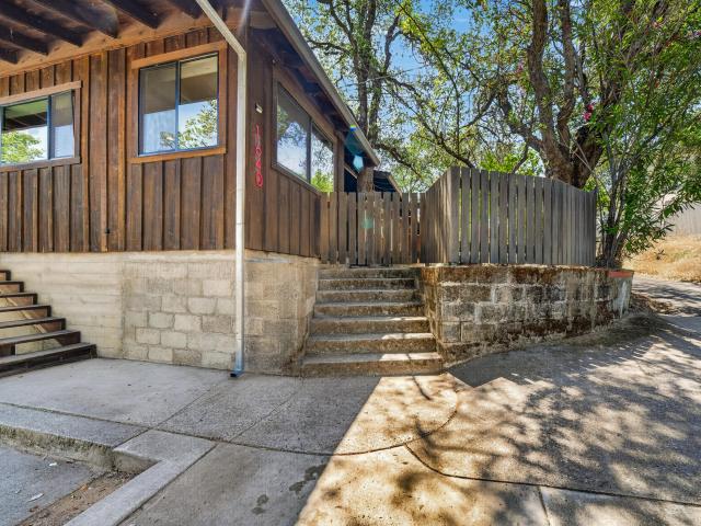 1640 Highland Avenue