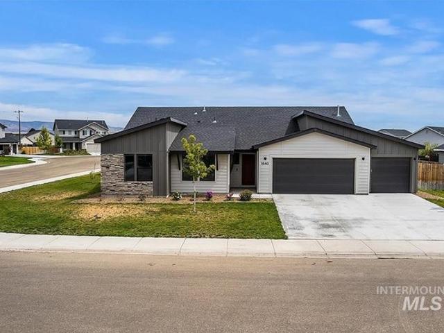 1640 SW Accipiter Pl, Mountain Home, ID 83647