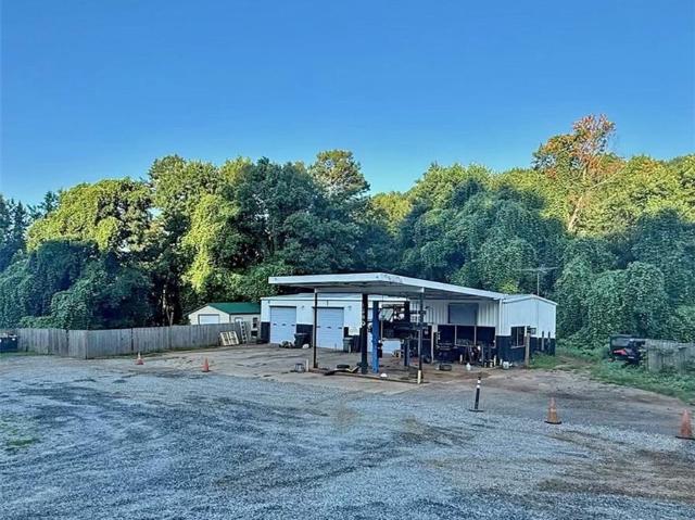 1640 S Chestatee Street