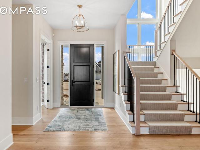 1640 th Pl N, Plymouth, MN