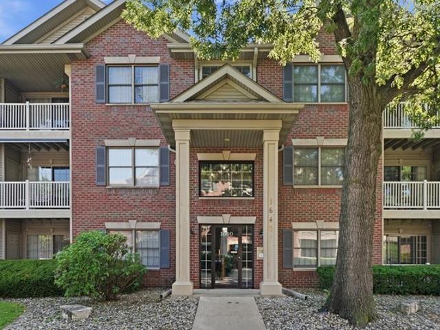 1640 White Oak Cir Apt 2B, Munster, IN 46321