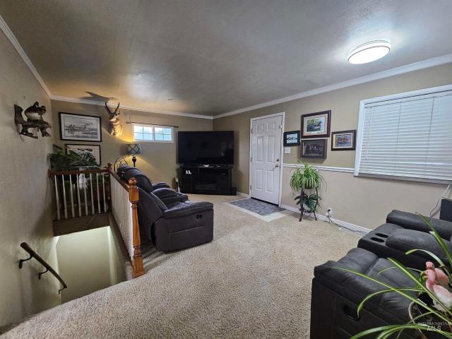 1640 Willow Lane