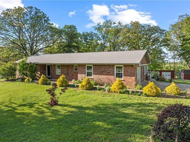 1640 Wolf Springs Rd, Harrison, AR 72601