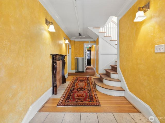 1640 18th Ave, Unit 6, Seattle, WA 98122 | MLS #2501 | Compass