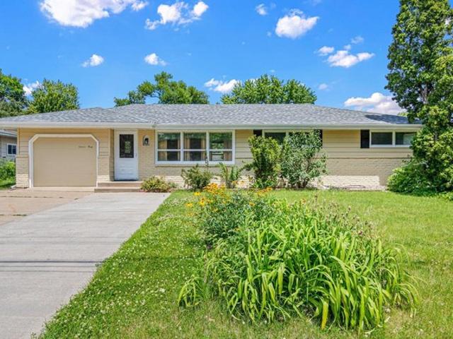 1640 7th St NW, New Brighton, MN 55112