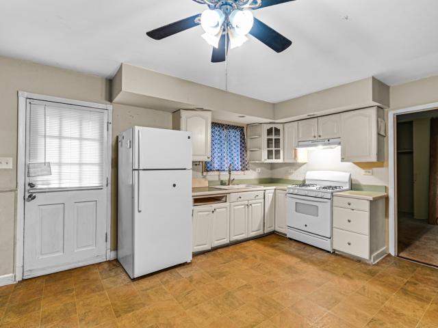 16410 Laura Lane